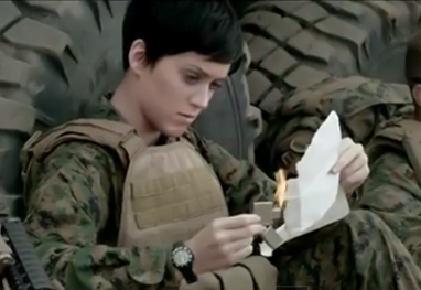 Katy Perry entra para o exército no clipe de Part of Me - OFuxico