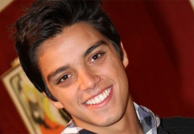Classify Brazilian actor Rodrigo Simas