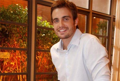 Max Fercondini curte as festas em Londres - OFuxico