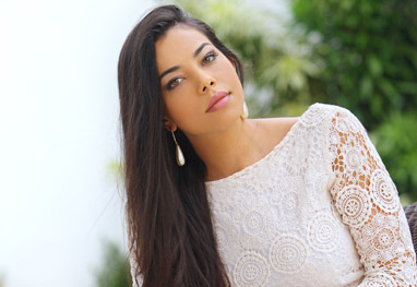 Jeniffer Setti guarda diploma de advogda para ser atriz - OFuxico