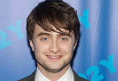 Daniel Radcliffe garante estar longe do álcool e das drogas - OFuxico