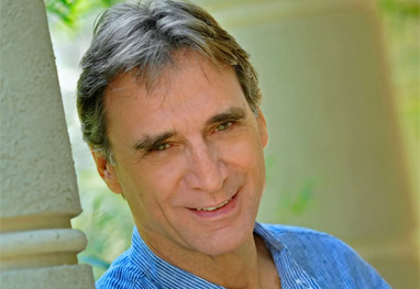 Dia de festa para o ator brasileiro Herson Capri - OFuxico