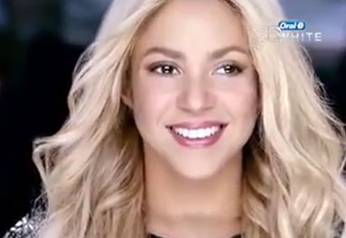 Shakira empresta seu sorriso para vender creme dental - OFuxico