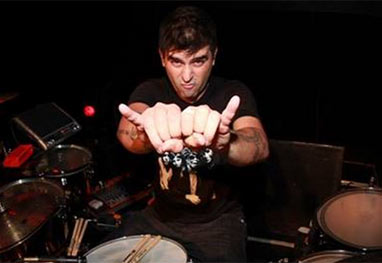 Bruno Graveto, ex-Charlie Brown Jr., é o novo baterista da Banda Strike ...