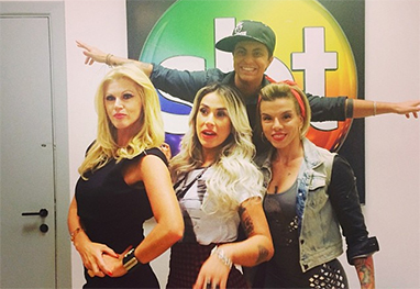 Dani Bolina, Thammy Miranda, Val Marchiori e Penélope Nova se unem em ...