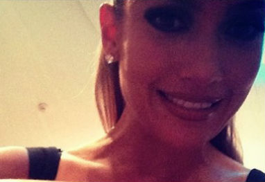 Jennifer Lopez se machuca durante apresentação, mas tranquiliza fãs ...