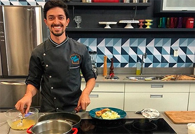 Chef Hugo Godinho celebra 1 ano de sucesso - OFuxico