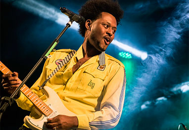 Hugo Rafael, novo vocalista do Sambô: 'Estou bem à vontade' - OFuxico