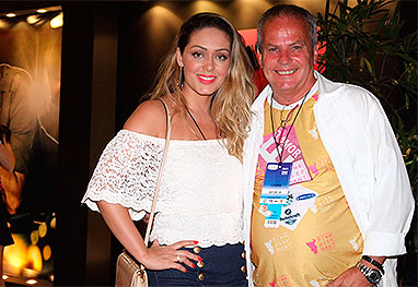 RJ: Tânia Mara aposta na renda para curtir folia com marido - OFuxico