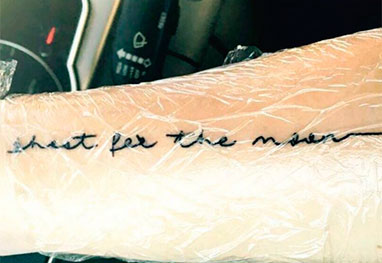 Ex-RBD estreia tatuagem e publica no Instagram - OFuxico