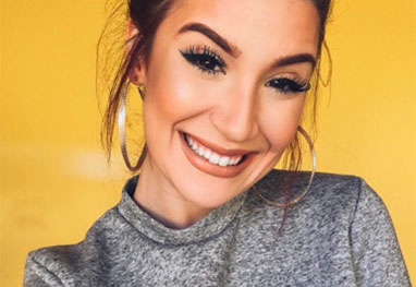 Blogueira Boca Rosa se destaca em evento repleto de vips - OFuxico