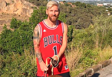 Messi explica o motivo de seu cabelo loiro - OFuxico