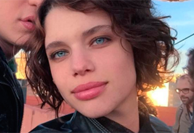 Bruna Linzmeyer posa de biquíni e arranca elogios em clique - OFuxico