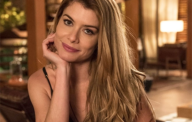 Alinne Moraes vive personagem com a sensualidade de Beyoncé e Victoria Beckham - OFuxico