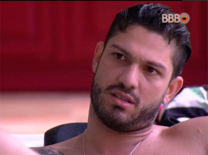 BBB17: ‘Galera fala muito’, comenta Luiz Felipe sobre brothers - OFuxico