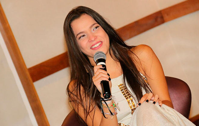 Emily: 'Sempre sonhei com tudo isso' - OFuxico