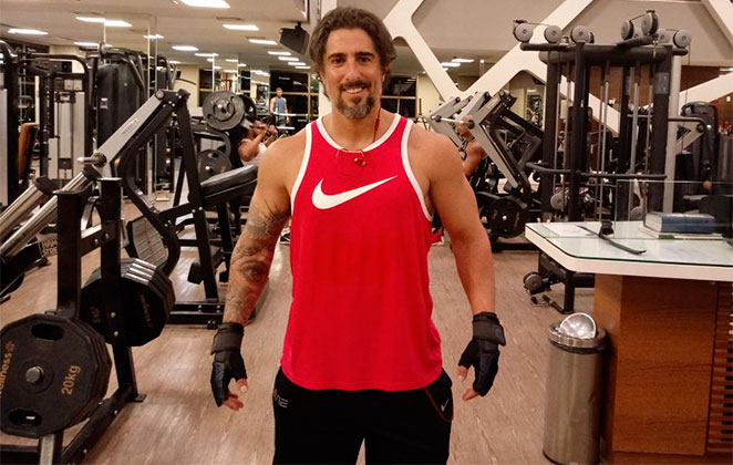 Marcos Mion mostra músculos durante treino em Brasília - OFuxico