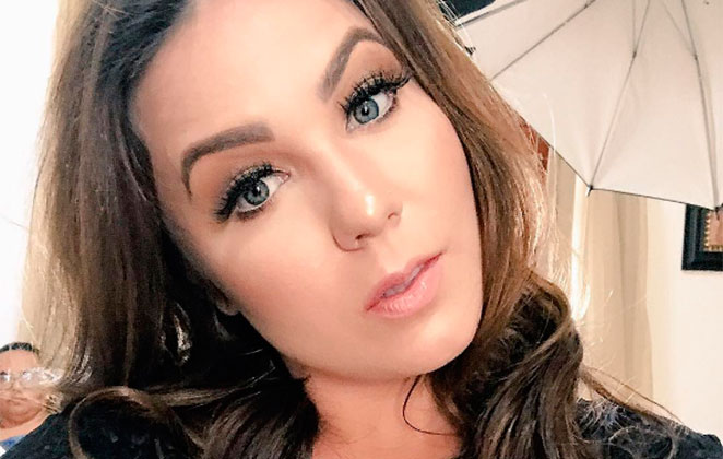 Ex-BBB Maria Claudia arrasa no make em selfie - OFuxico