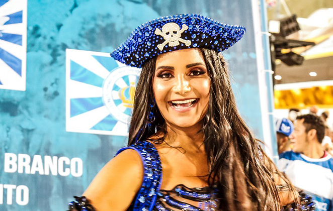 Shayene Cesário é puro brilho em ensaio de Escola de Samba - OFuxico