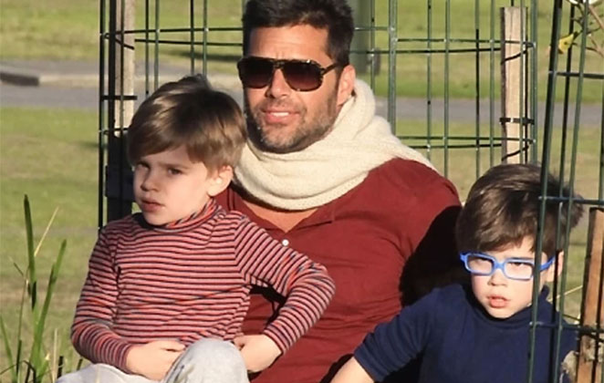 Ricky Martin diz que filhos sabem que tem uma família moderna - OFuxico