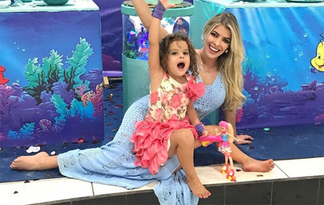 Ex-BBB Jaqueline Grohalski faz festa para a filha - OFuxico