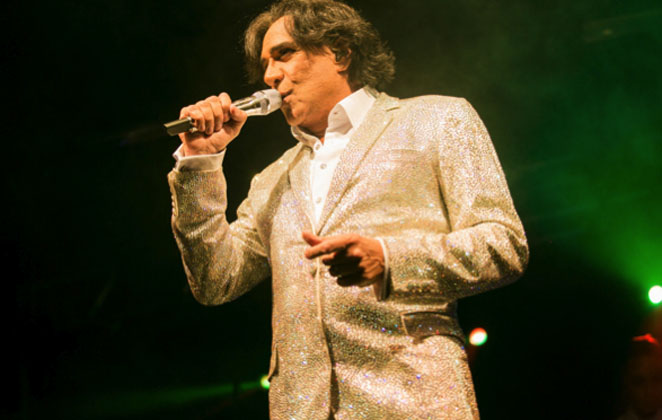 Reinaldo Kherlakian volta a se apresentar no Paris 6 Burlesque - OFuxico