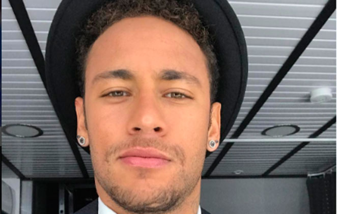 Solteiro, Neymar começa a seguir modelo de 28 anos na web - OFuxico