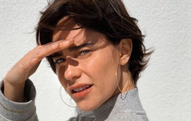 Fernanda Vasconcellos 'se joga' em pizza de chocolate - OFuxico