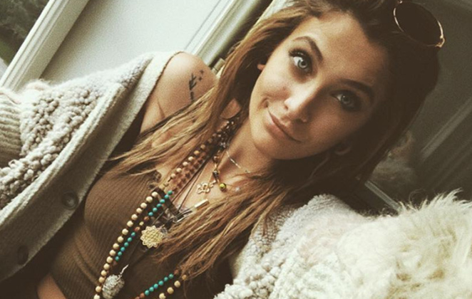 Mãe biológica de Paris Jackson aprova seu relacionamento - OFuxico