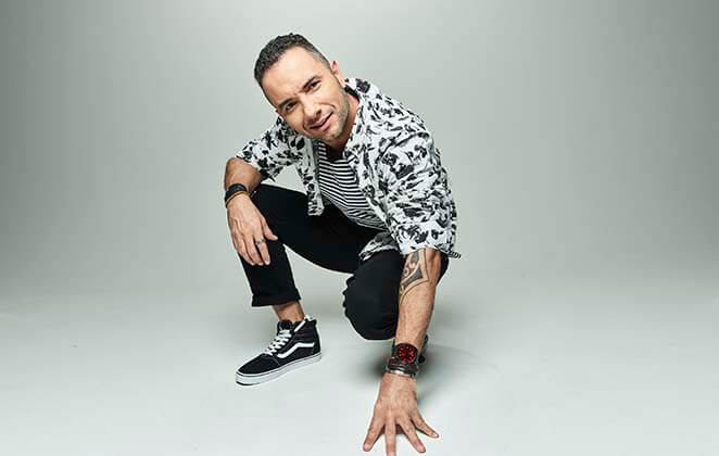 Marco Luque faz show gratuito em shopping de São Paulo - OFuxico