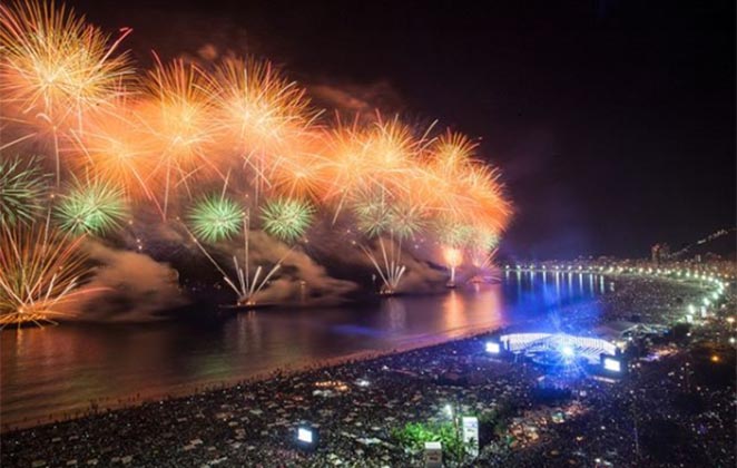 Réveillon em Copacabana: Shows, fogos, 4 palcos e mais. Confira! - OFuxico