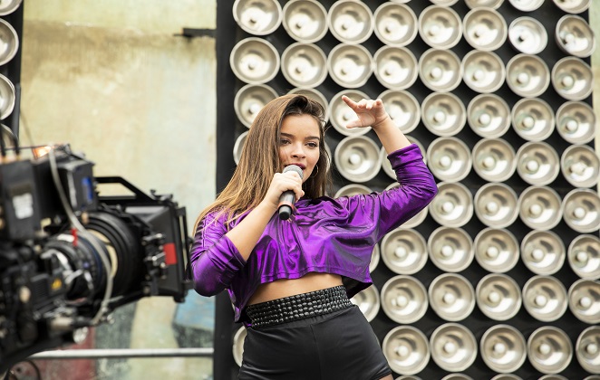 Malhação: Nanda supera crise de pânico e consegue cantar - OFuxico