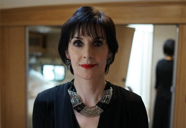 Enya lança nova versão do hit Portrait. Venha conferir! - OFuxico