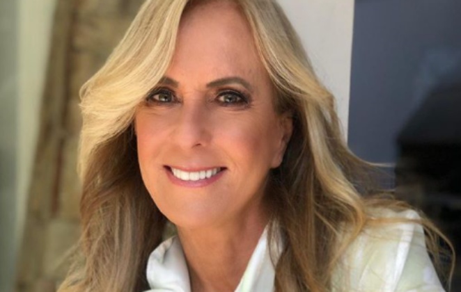 Helô Pinheiro surpreende com corpaço aos 75 anos - OFuxico