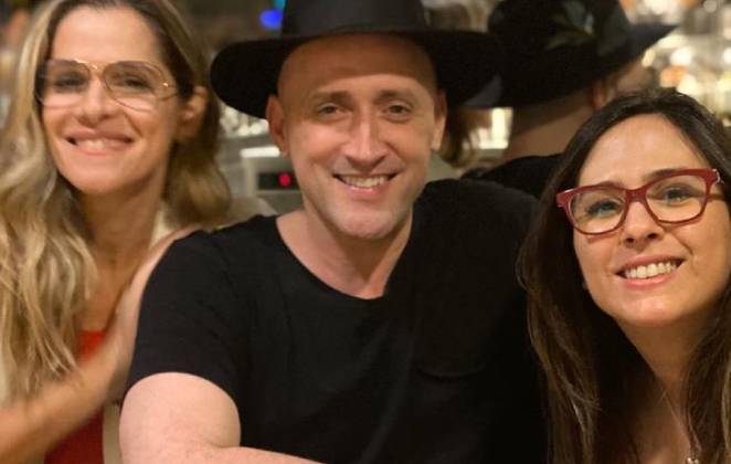 Tatá Werneck recebe quadro em homenagem a Paulo Gustavo - OFuxico