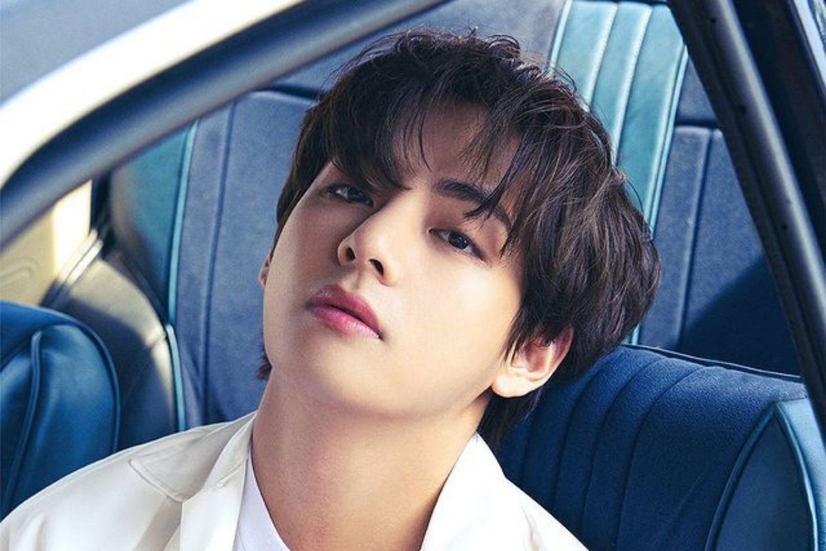 V, do BTS, abre playlist e mostra repertório brasileiro. Vídeo! - OFuxico