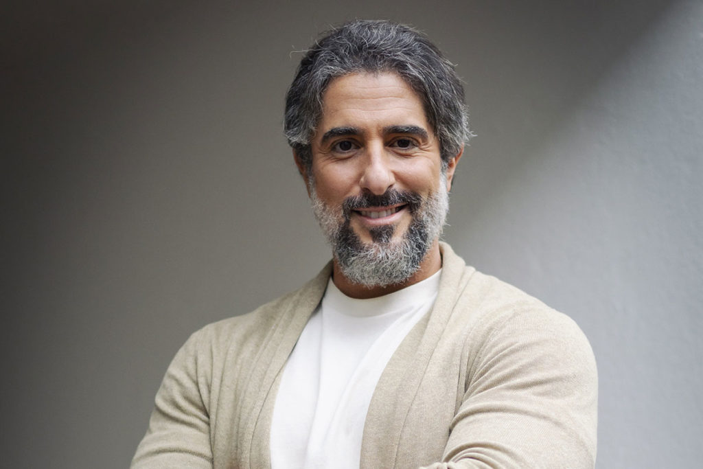 Marcos Mion posa com a família e emociona: 'Nossa forma de viver'