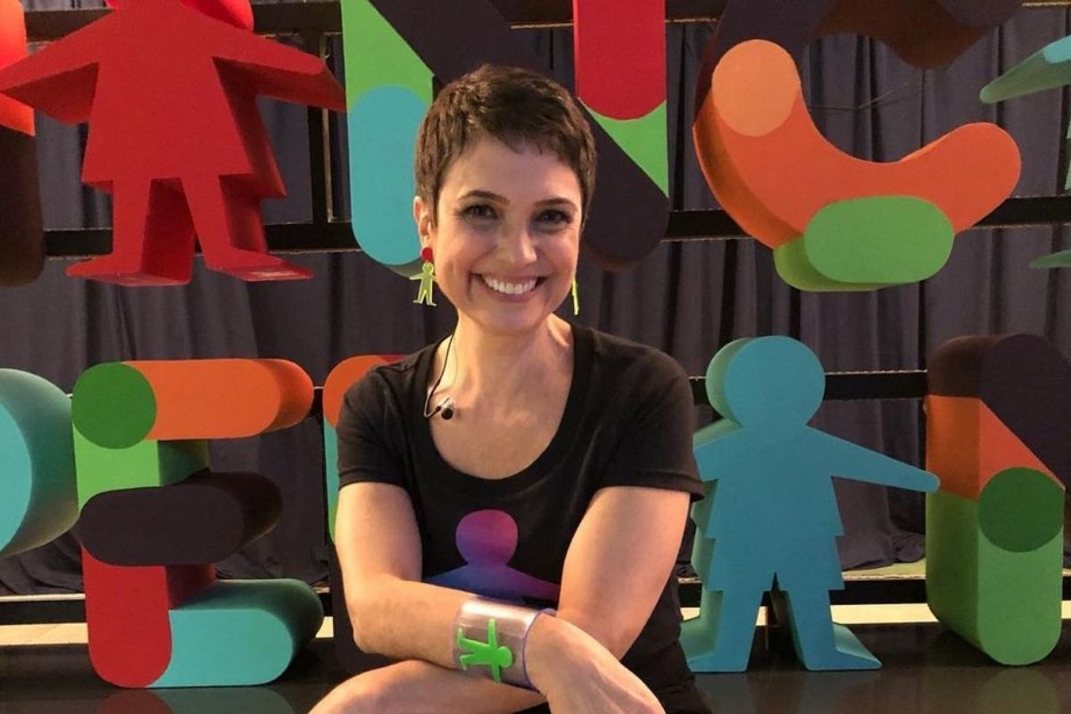 Sandra Annenberg baba pela neta: "Vódrasta com muito orgulho"