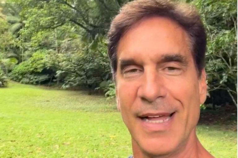 Victor Fasano atrai comentários quentes ao mostrar bumbum em vídeo