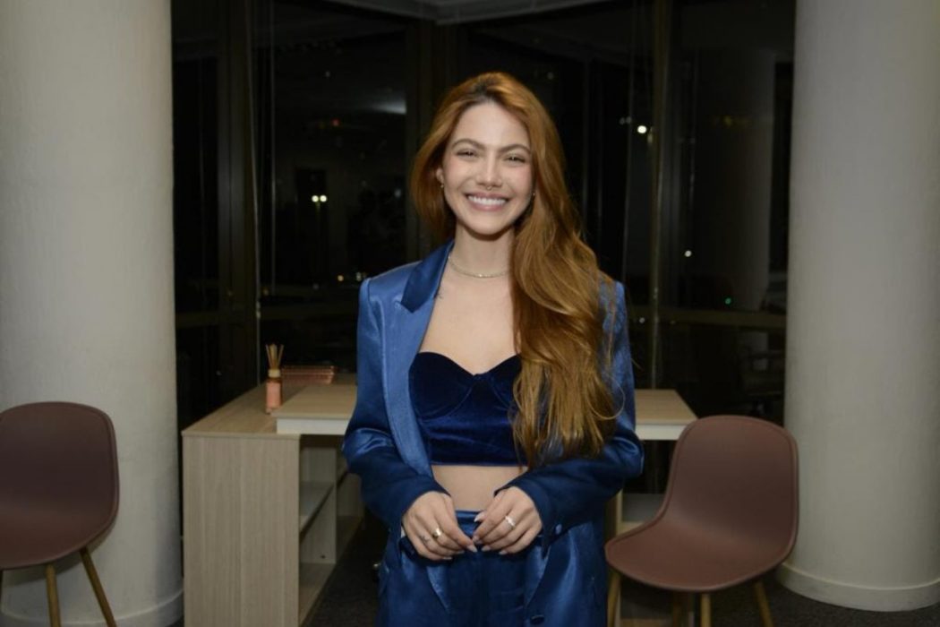 Sarah Poncio inicia pré-campanha com inauguração de escritório