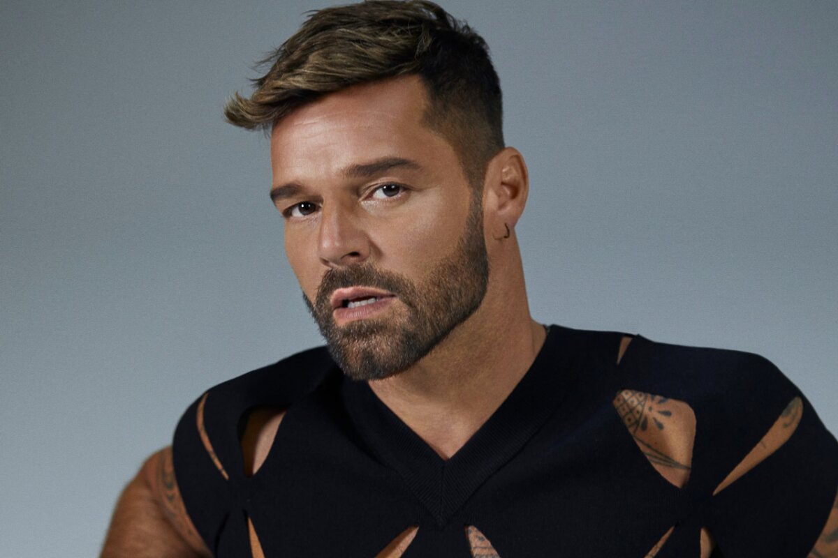 Amber Heard chora com revelações envolvendo ajuda de Elon Musk