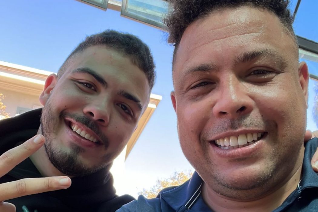 Ronaldo Fenômeno surge com o filho Ronald e dispara: ‘Meu bebezão’