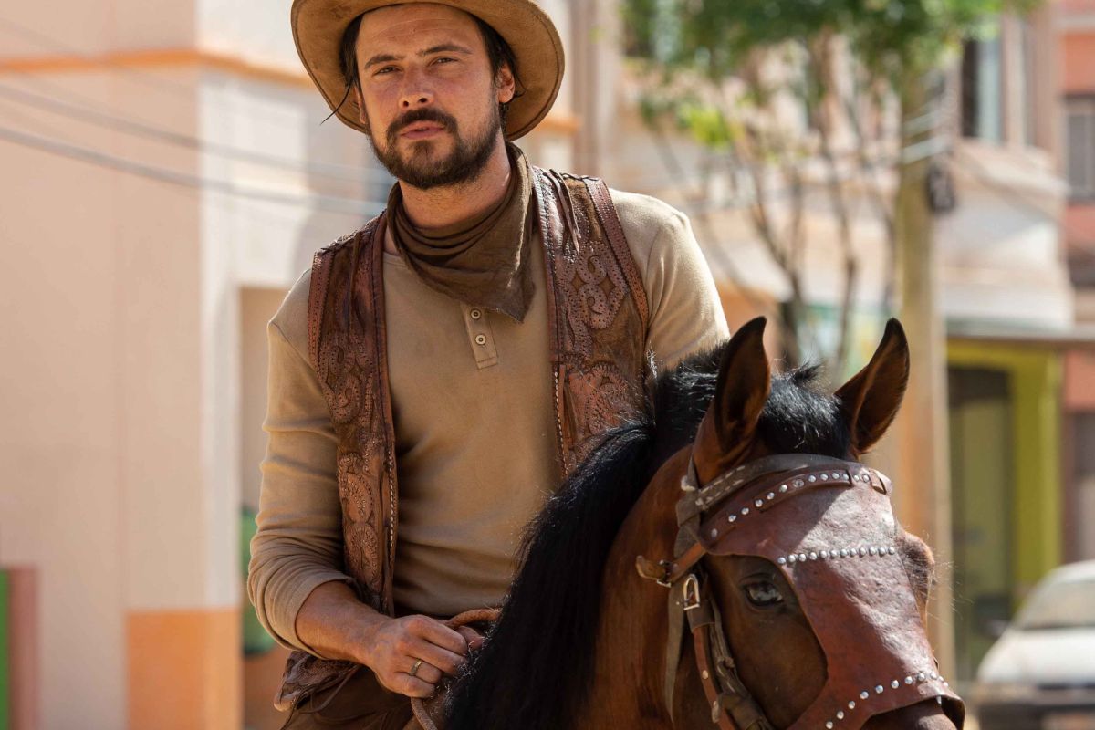 Mar do Sertão: Sérgio Guizé dá spoiler de retorno de Zé Paulino. Veja!