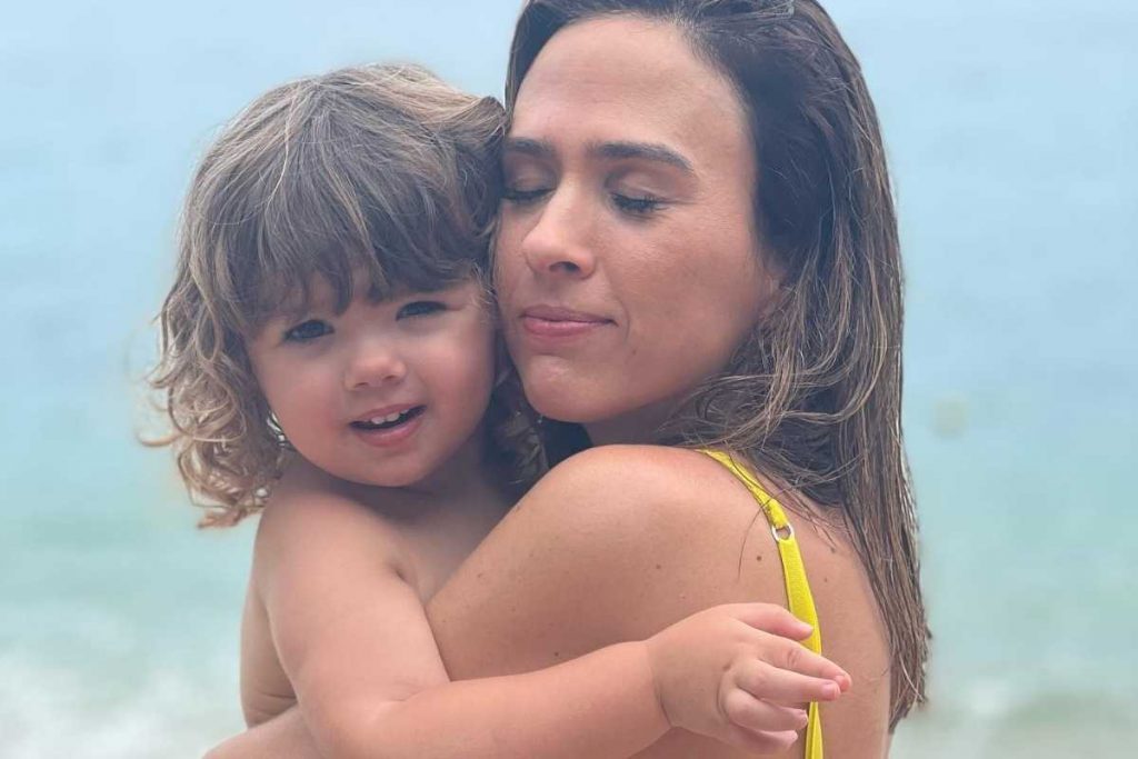 Clara Maria imita Tata Werneck e esbanja fofura. Veja o vídeo!