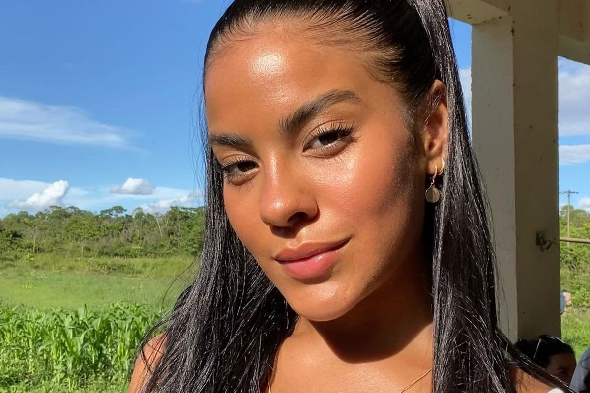 Bella Campos surge em clima de romance com funkeiro. Veja!