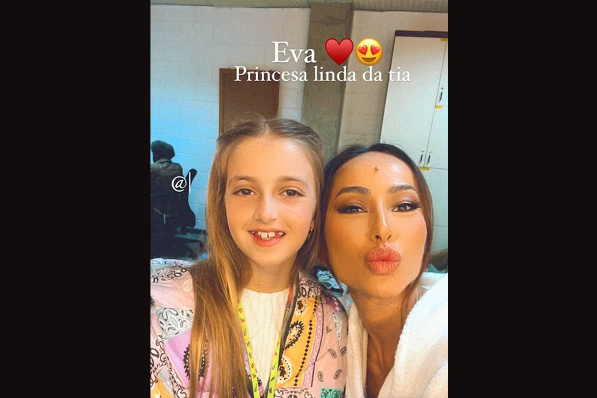 Sabrina Sato posta foto com filha de Angélica e Luciano Huck. Veja!