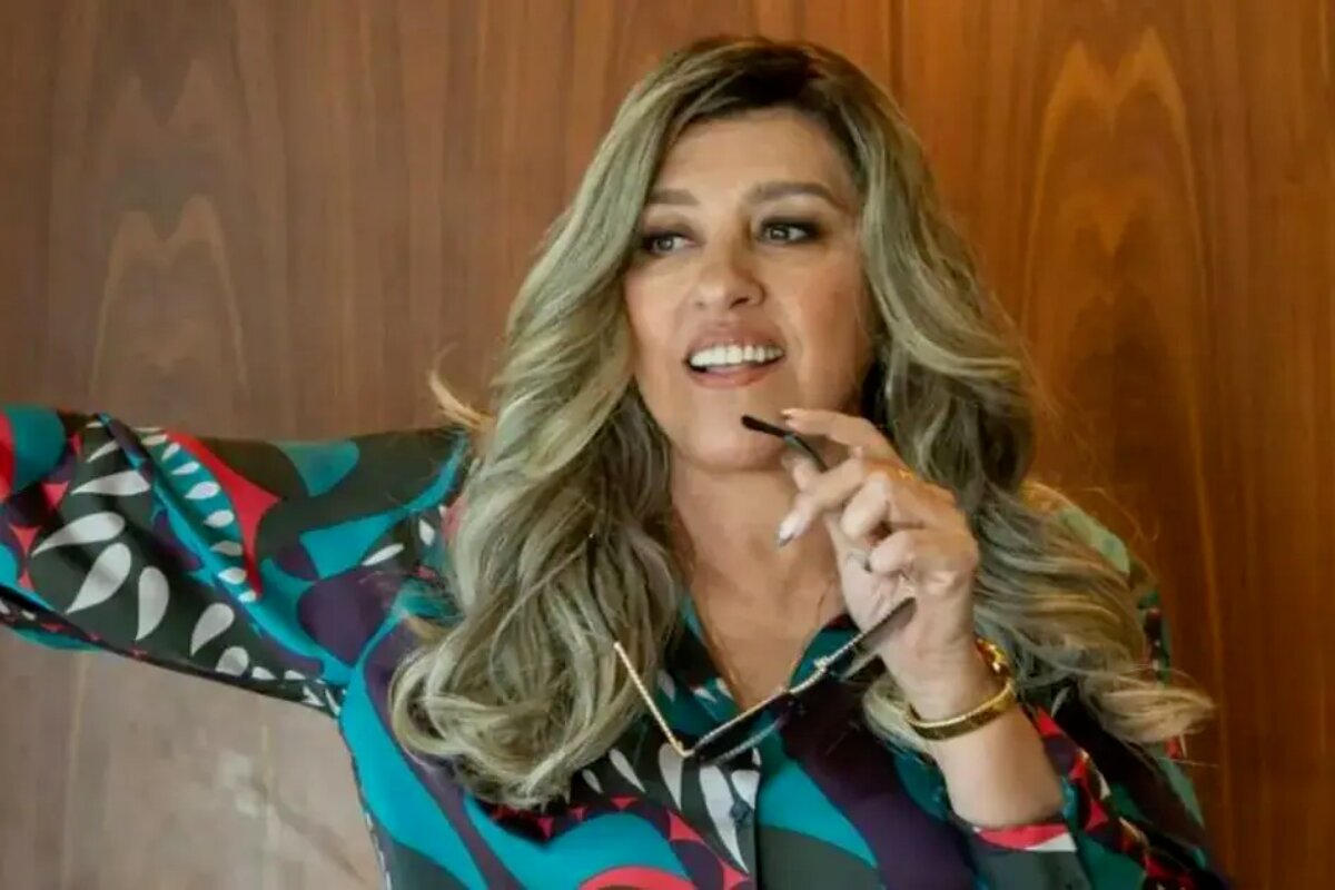 Todas as Flores: Regina Casé 'sofre' por interpretar mulher rica