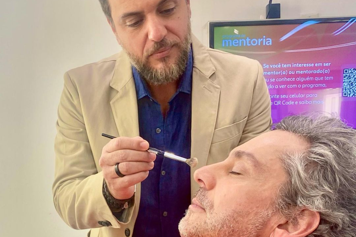 Rodrigo Lombardi faz make de Alexandre Nero para Travessia