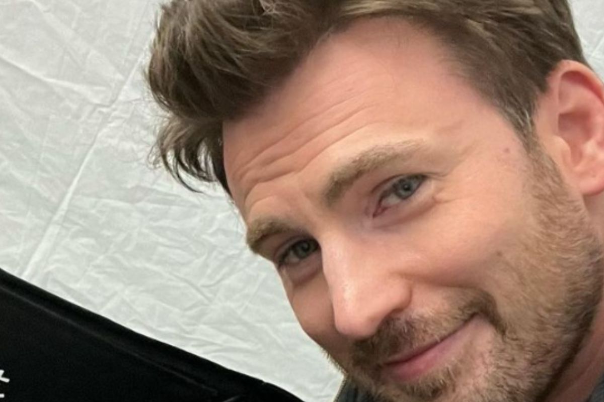 Chris Evans é eleito o homem mais sexy do mundo pela People - OFuxico