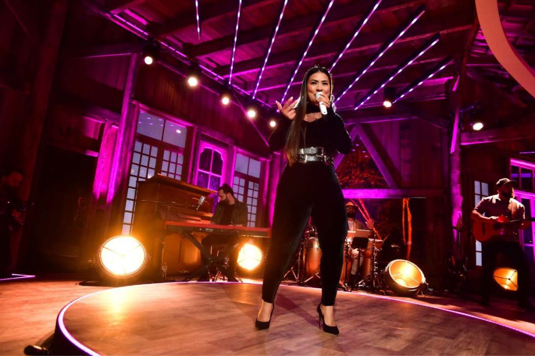 Simone Mendes grava DVD no interior de São Paulo - OFuxico